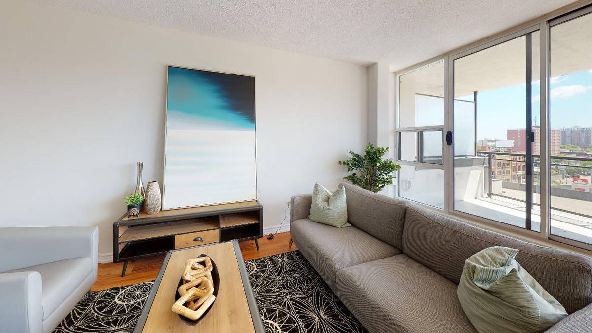Landmark Place Hamilton, ON - 100 Main Street | liv.rent