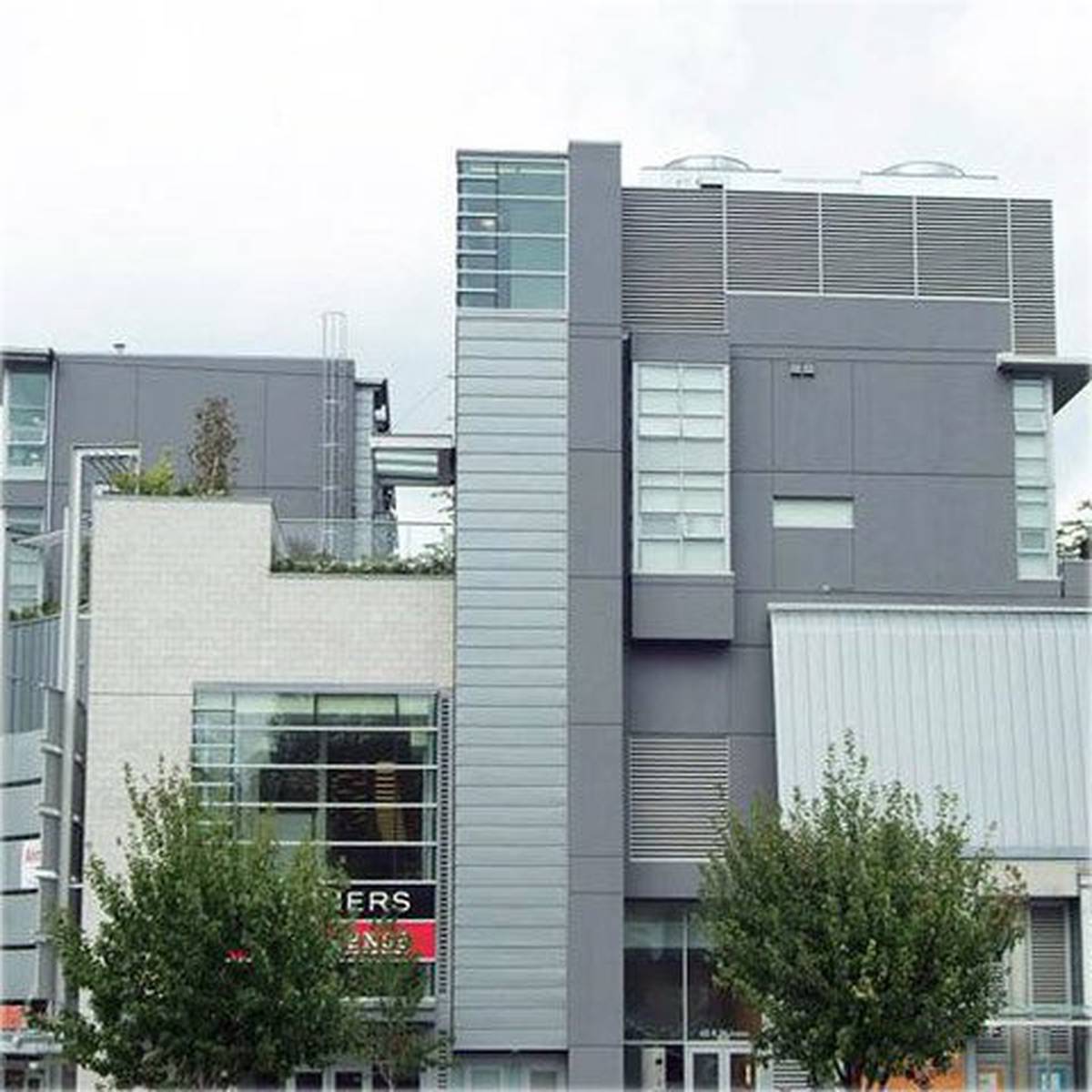 The Rise Vancouver, BC - 485 8th Ave W | liv.rent