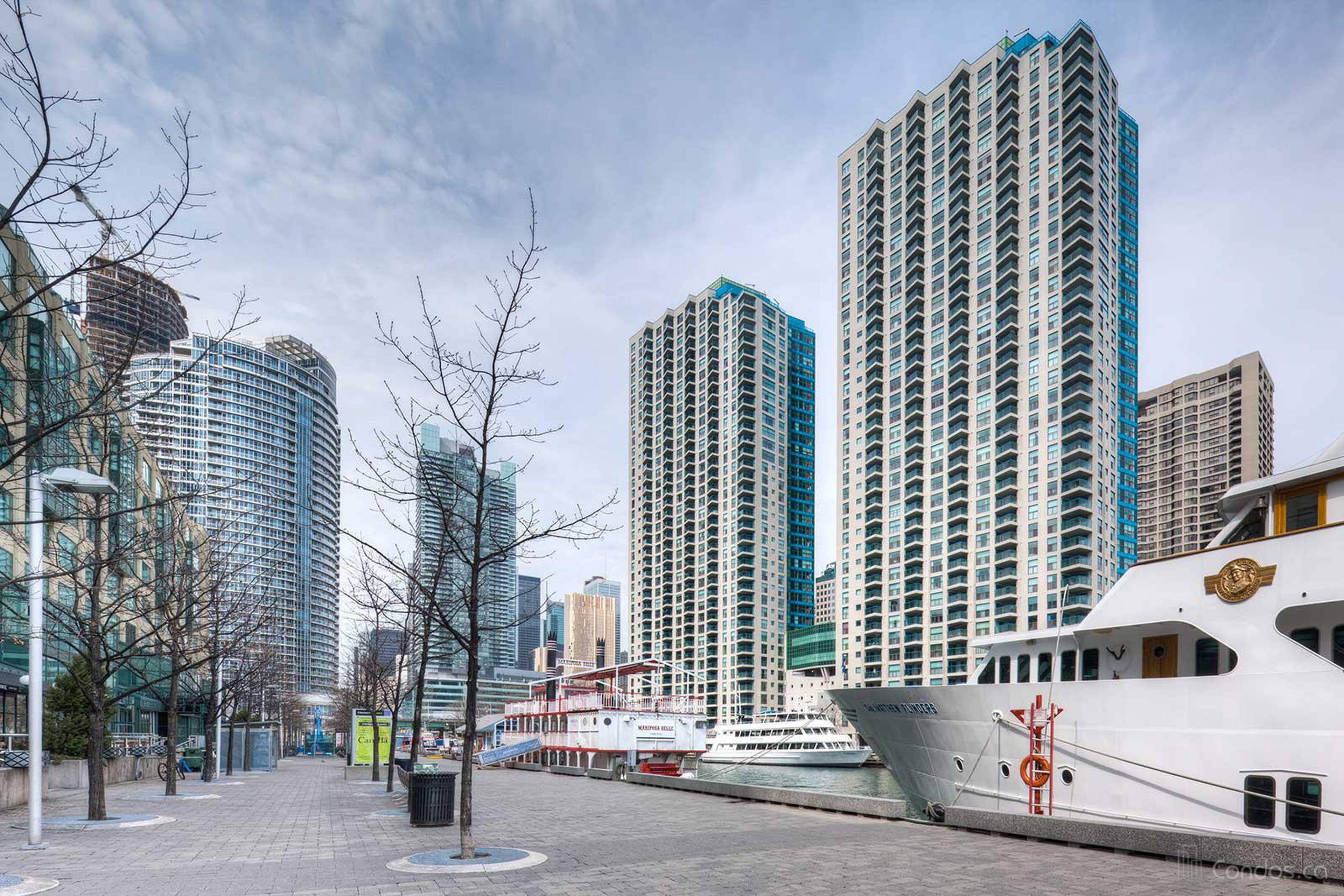 One York Quay Toronto, ON - 99 Harbour Sq | liv.rent