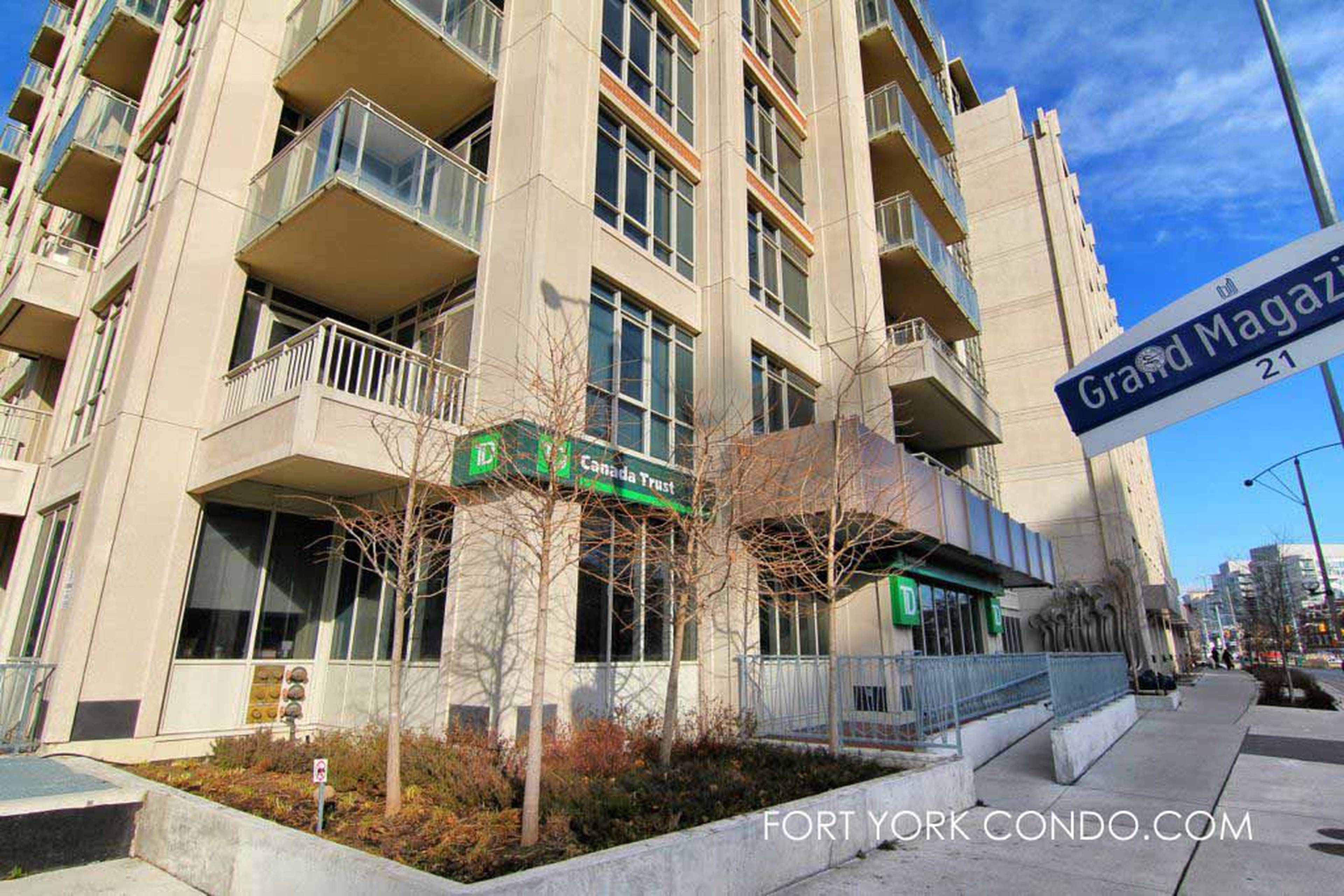 West Harbour City II Toronto, ON - 21 Grand Magazine St | liv.rent