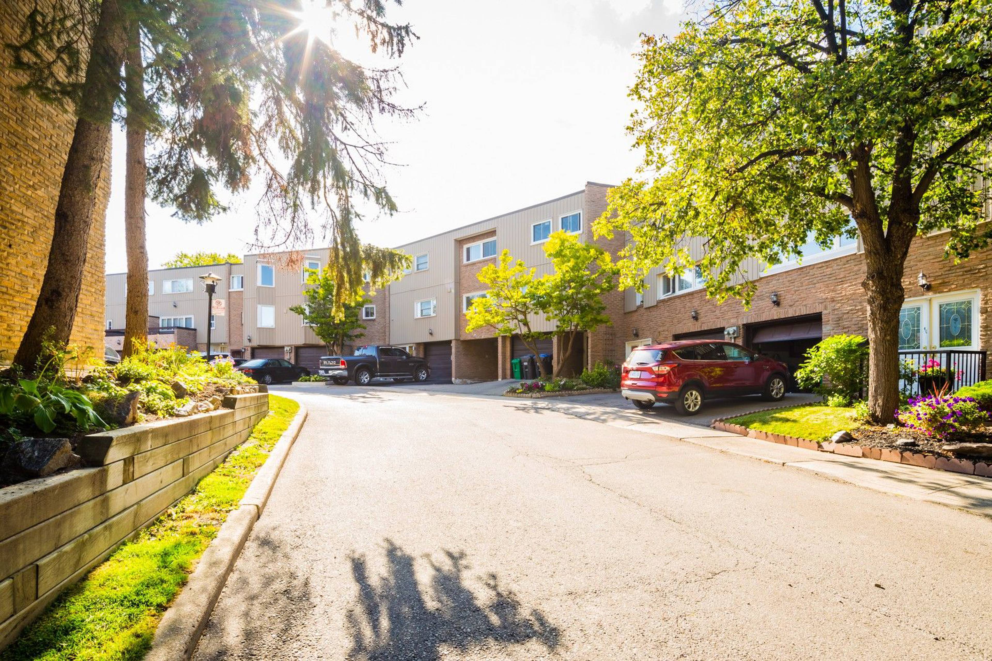 400 Bloor Street Condos Mississauga, ON - 400 Bloor St | liv.rent