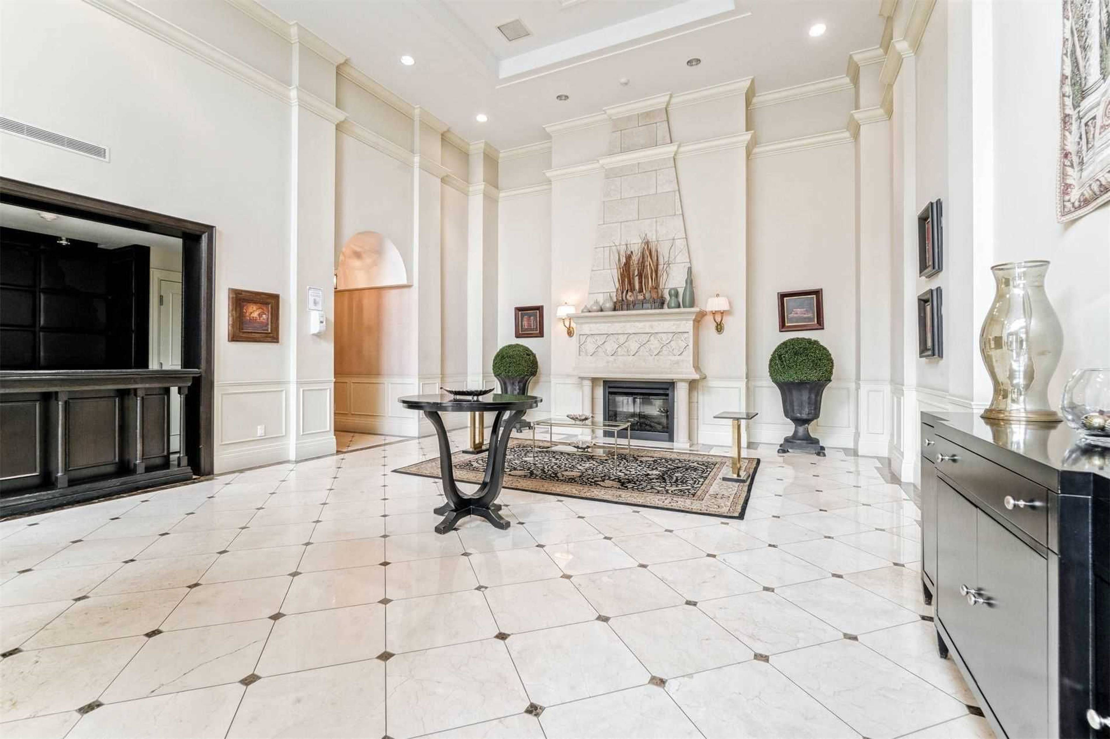 The Vineyards III Richmond Hill, ON - 310 Red Maple Rd | liv.rent