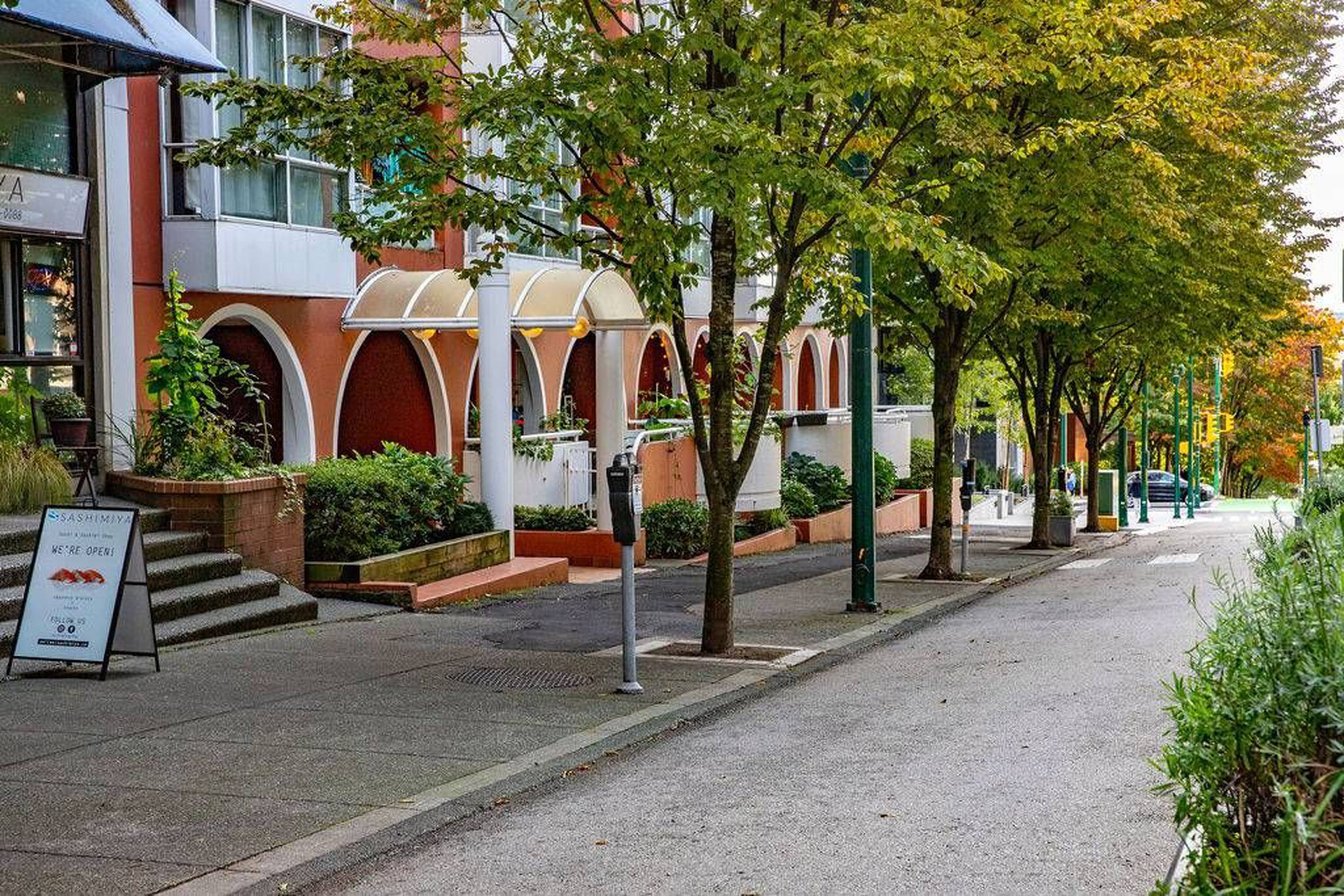 Pacific Terrace Vancouver, BC - 1360 Hornby St | liv.rent