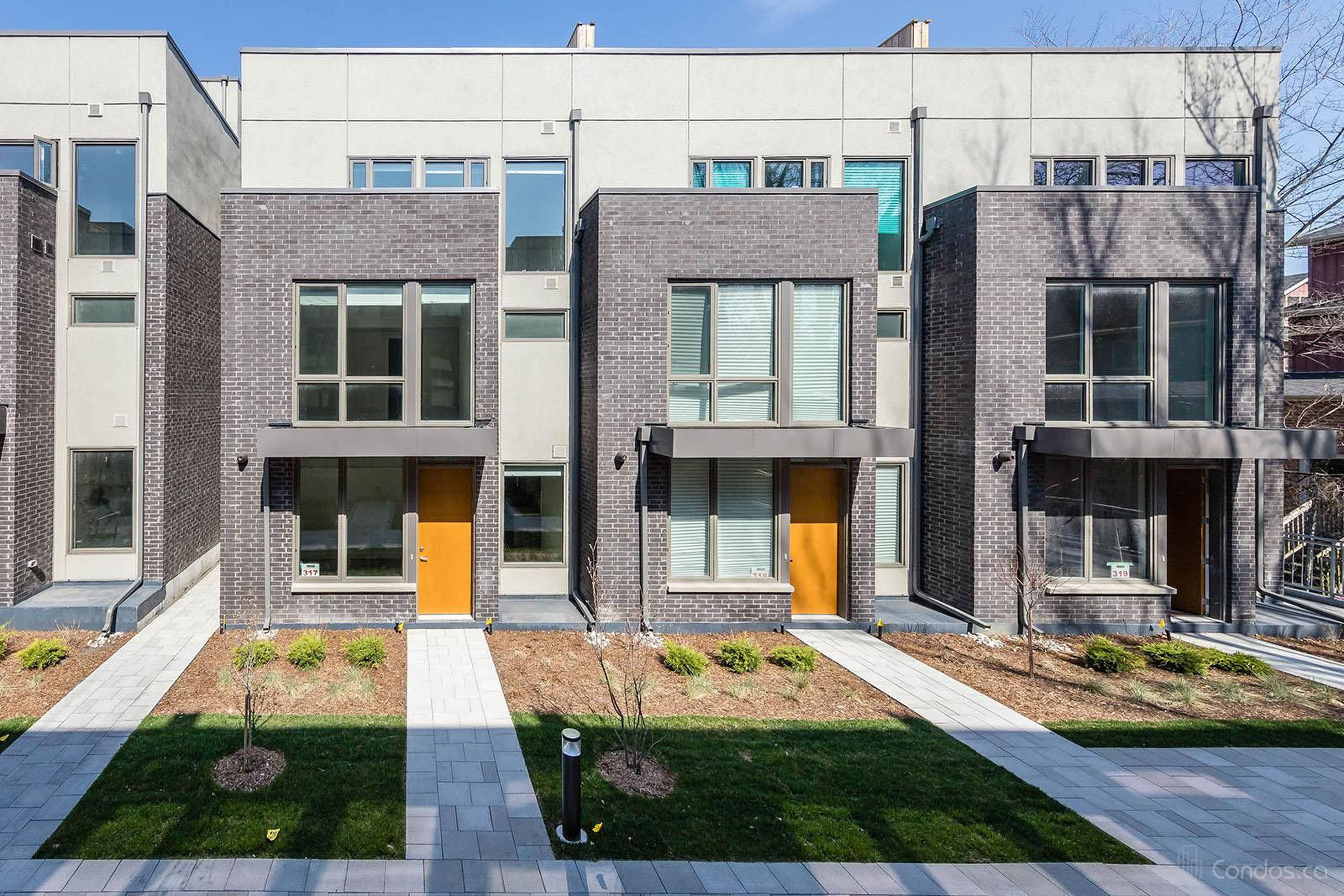 Towns on Curzon Toronto, ON - 46 Curzon St | liv.rent