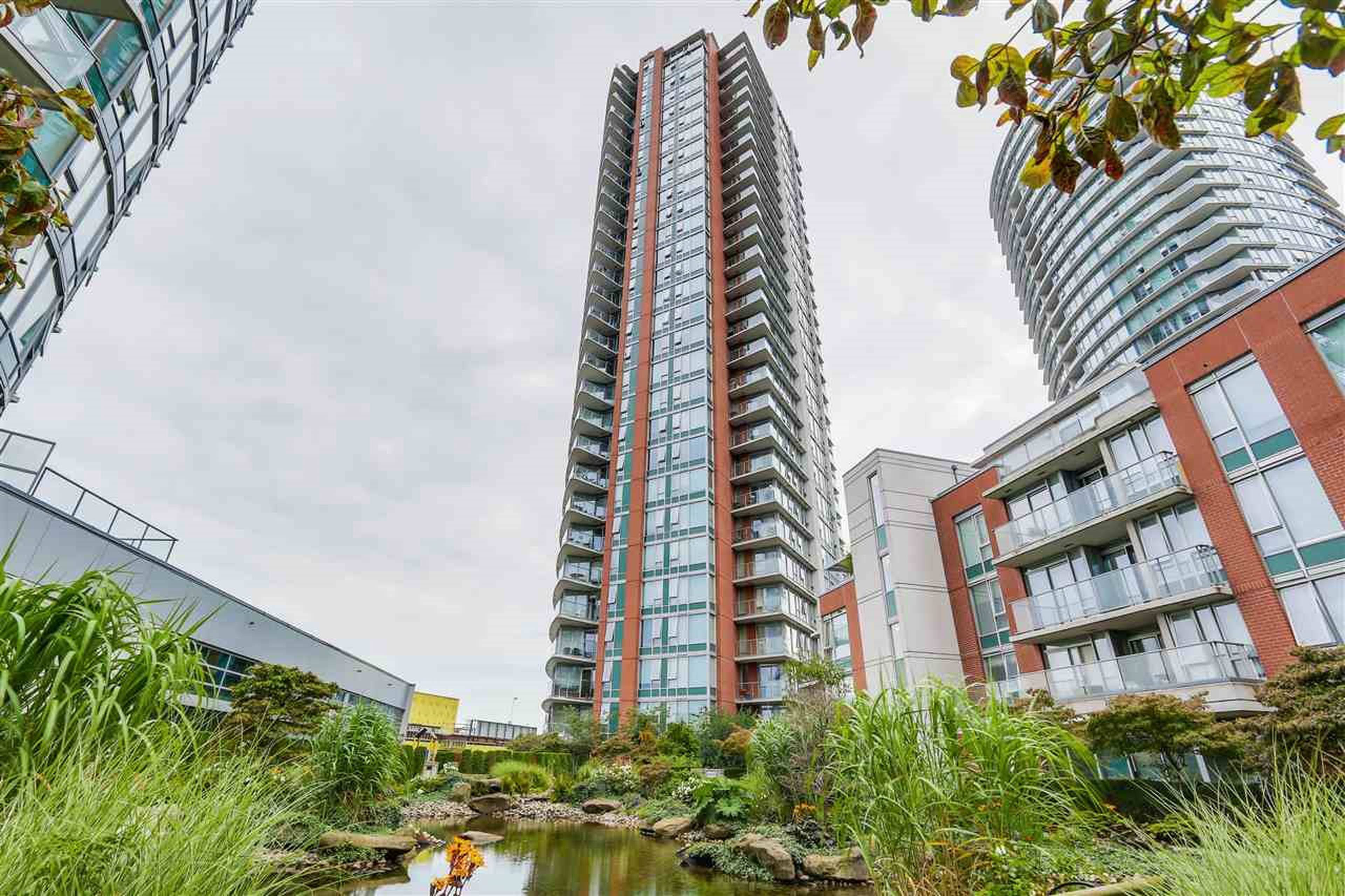 Firenze Tower II Vancouver, BC - 688 Abbott St | liv.rent