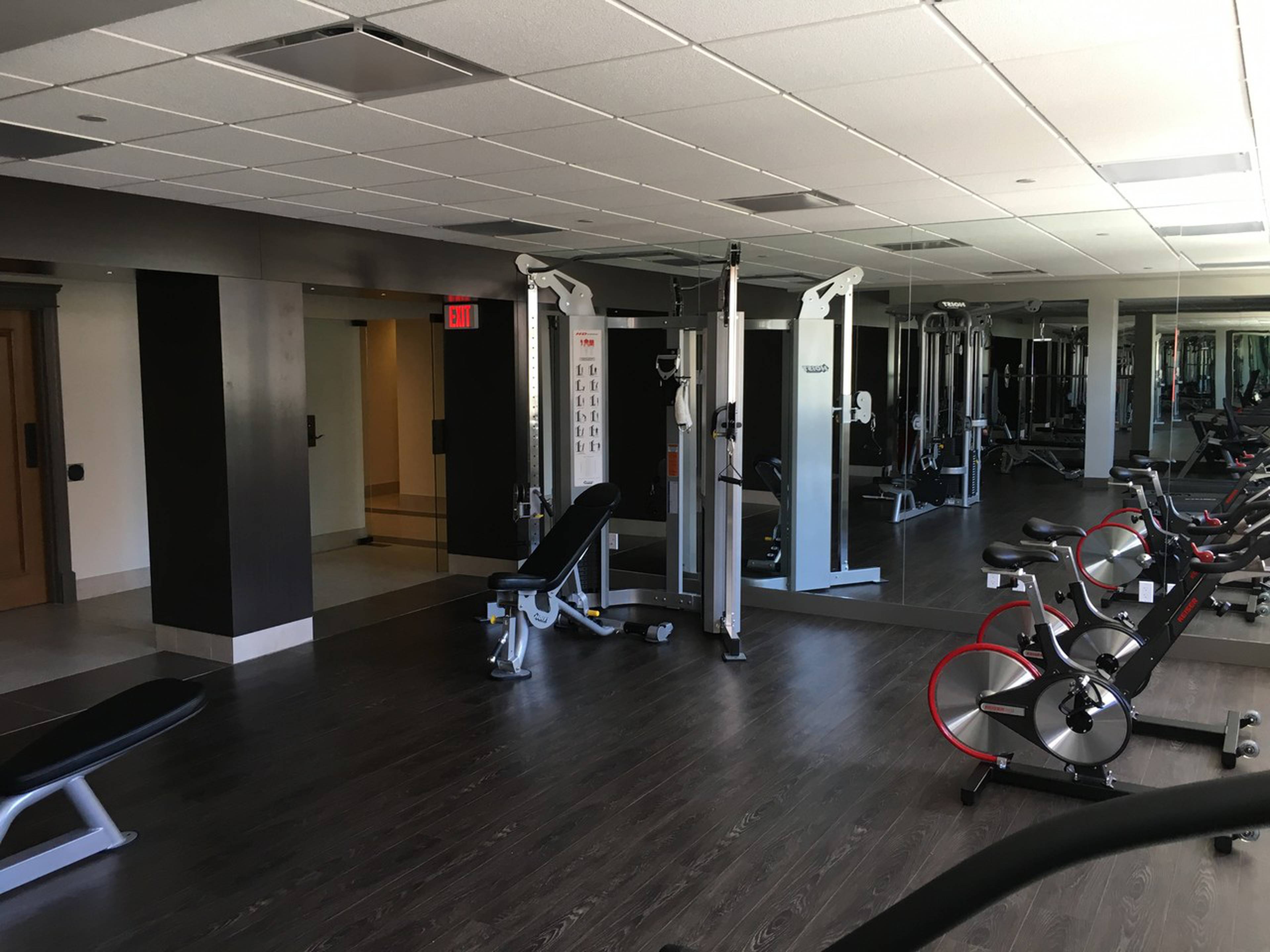 Shannon Wall Centre Kerrisdale Vancouver, BC - 1515 Atlas Ln | liv.rent