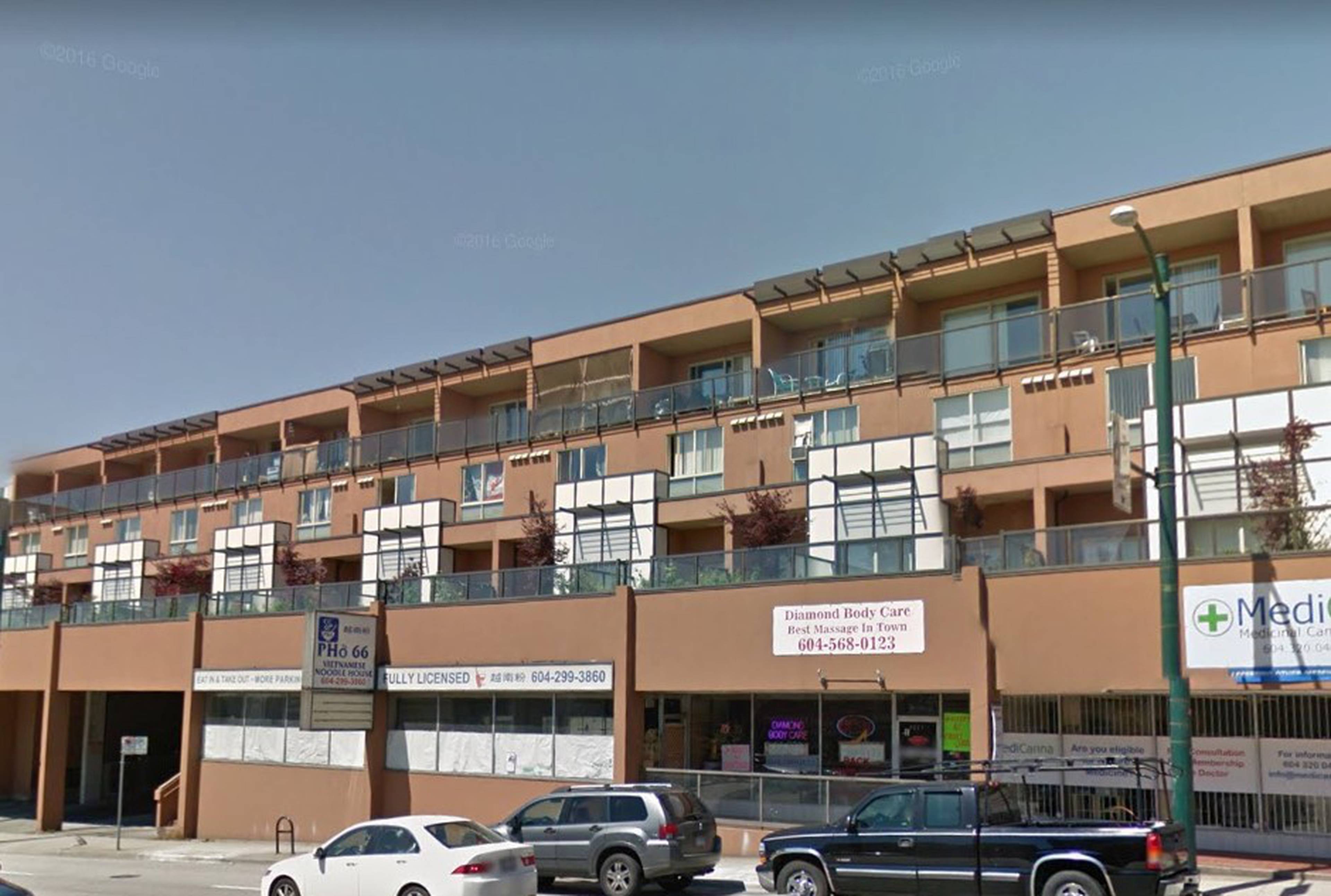 Hastings Plaza Vancouver, BC - 3683 E Hastings St | liv.rent
