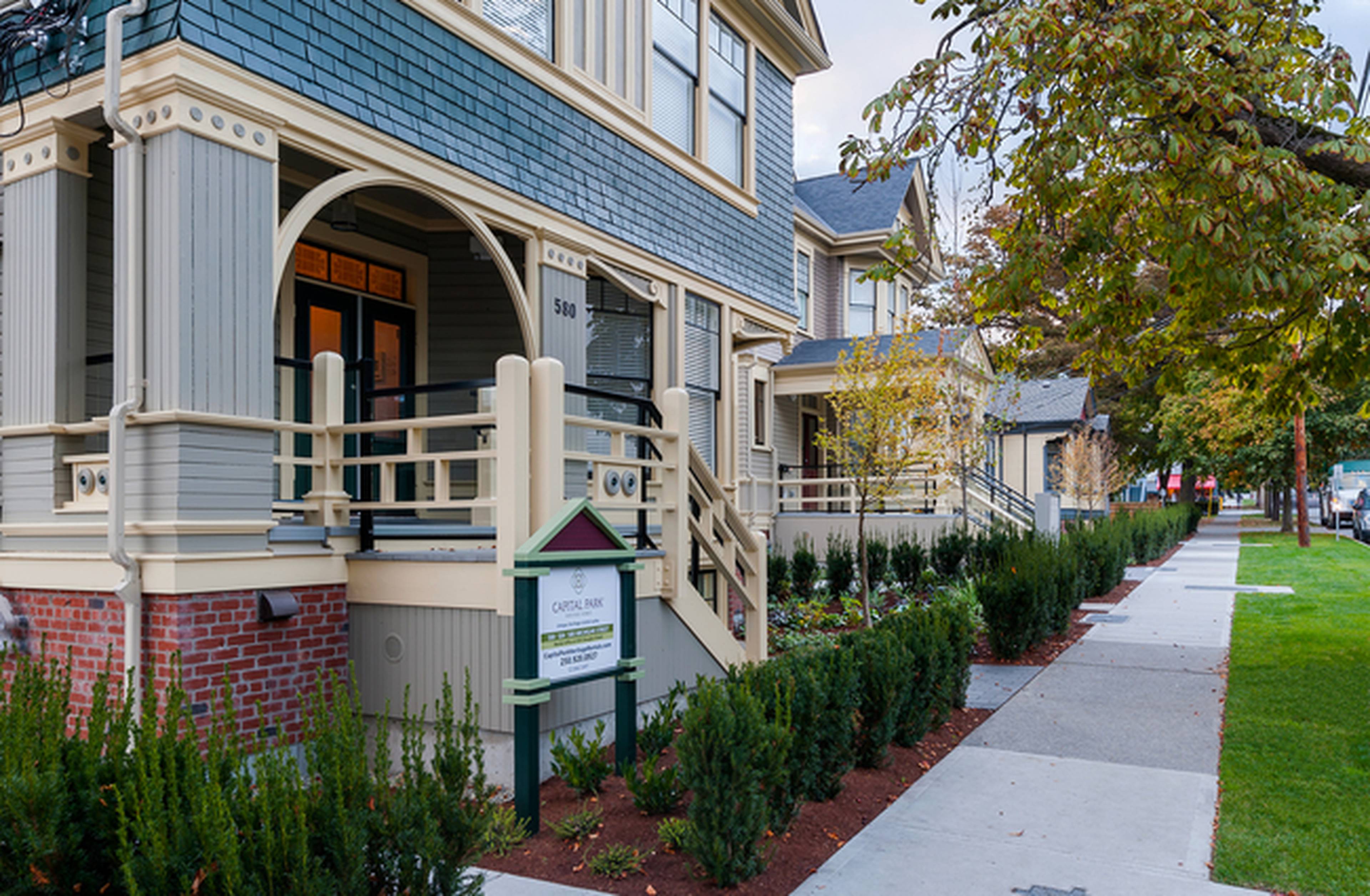 Capital Park Heritage Homes (580) Victoria, BC - 580 Michigan St | liv.rent
