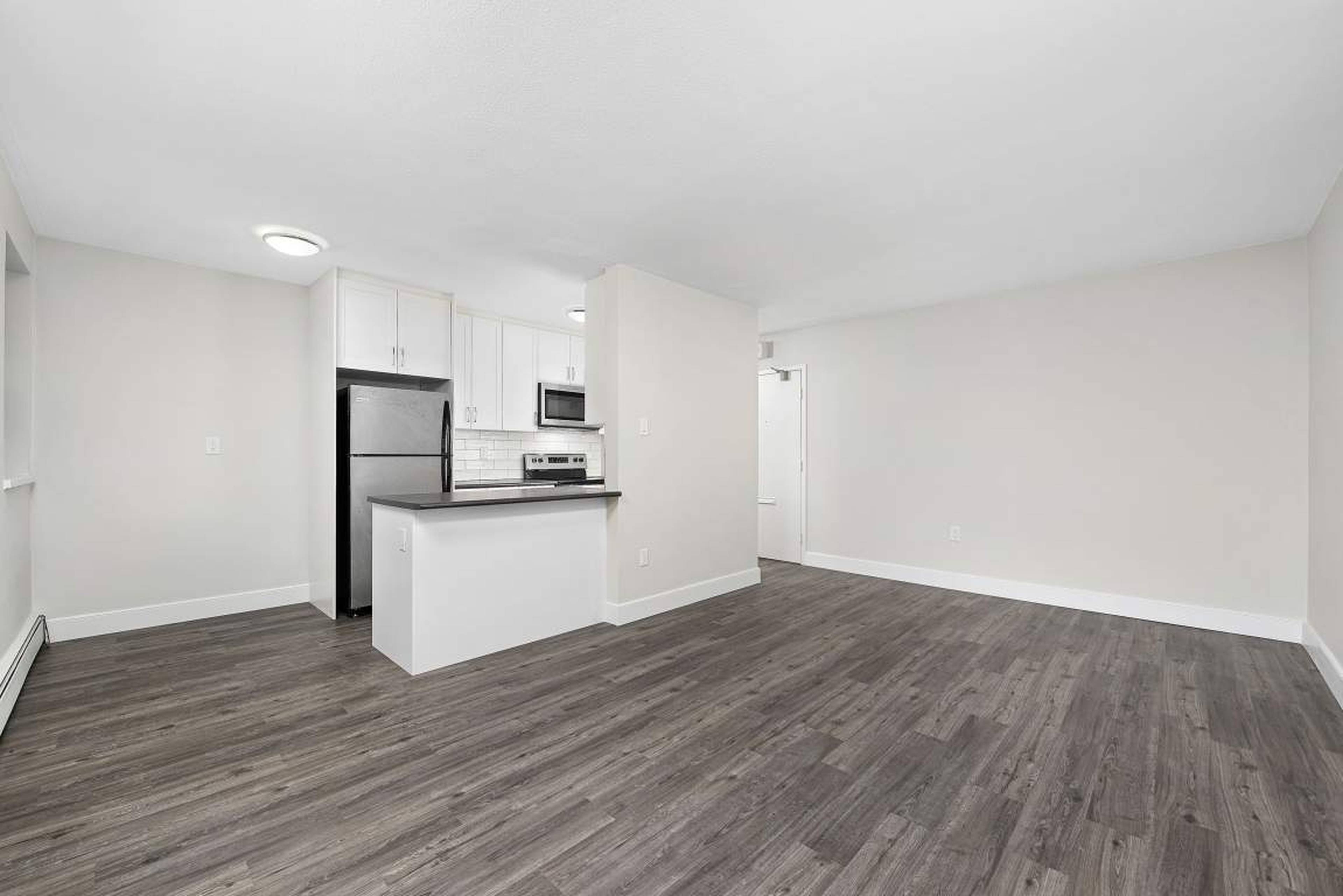 1 Bedroom - 57 Forest Ave, Hamilton, ON - 1 Bedroom Apartment for Rent ...