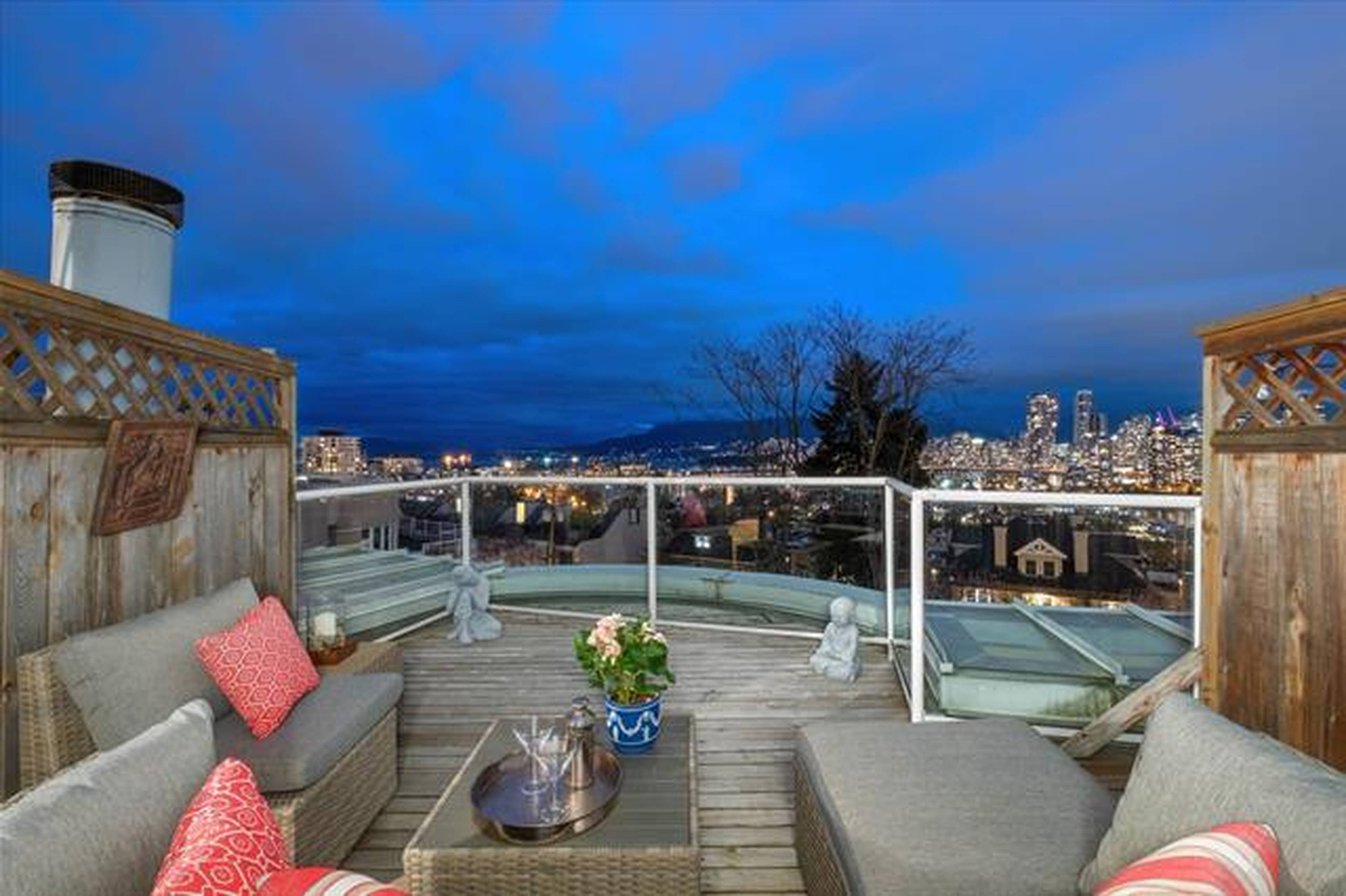 1210 8th Ave W, Vancouver, BC - 2 Bedroom Apartment for Rent | liv.rent