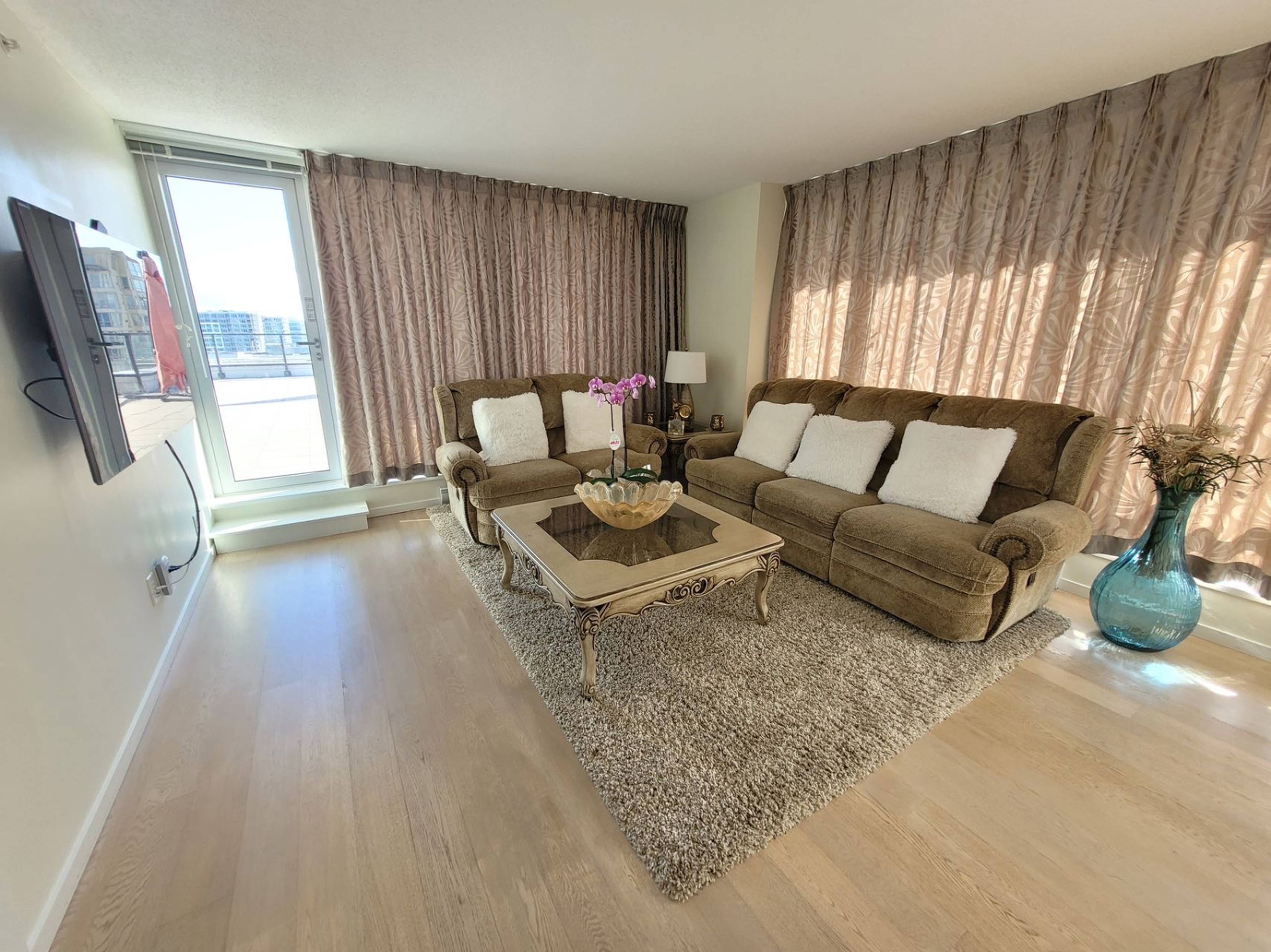 7988 Ackroyd Road, Richmond, BC - 2 Bedroom Apartment for Rent | liv.rent