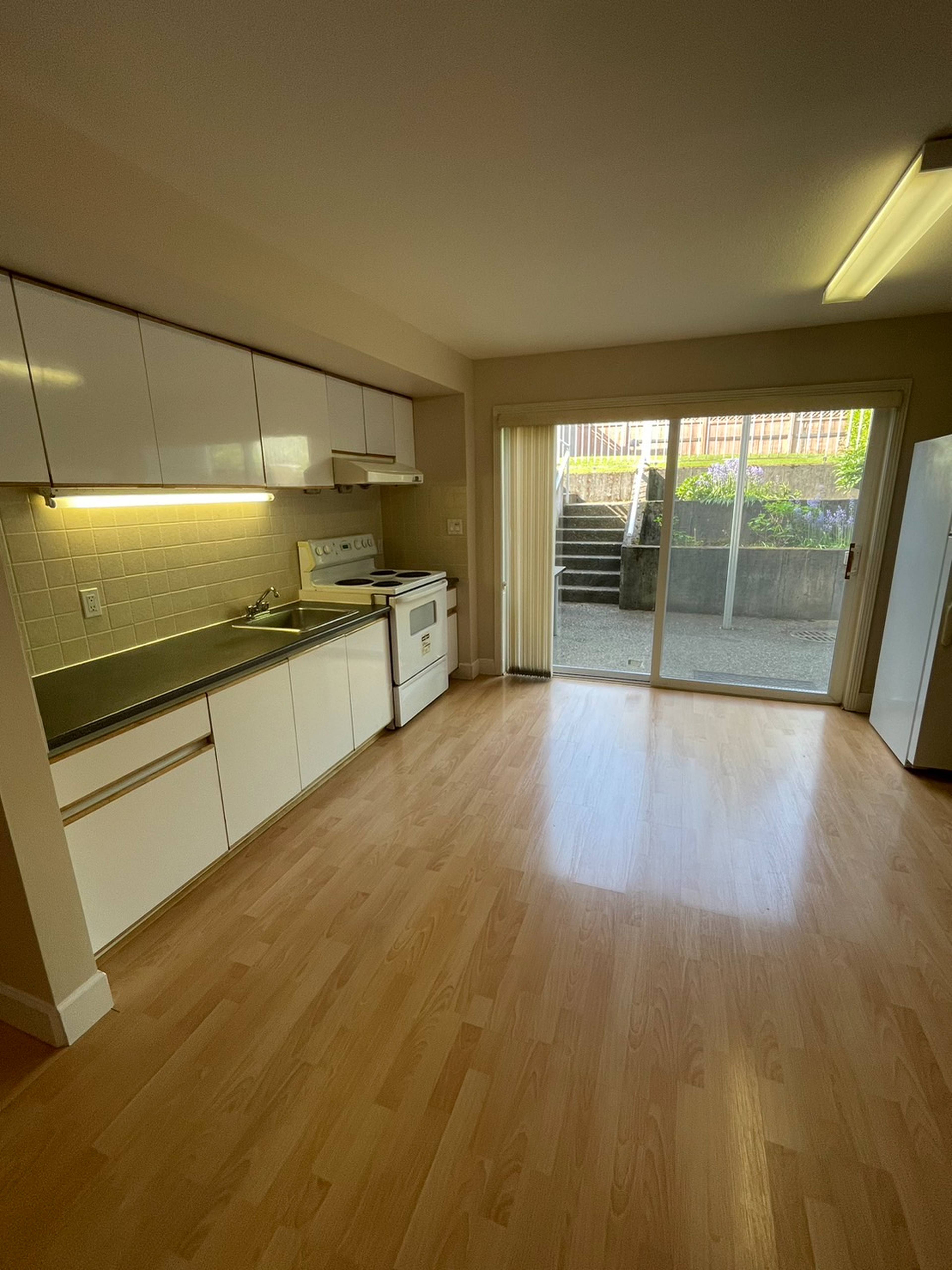 1083 W 58th Ave, Vancouver, BC - 2 Bedroom Room for Rent | liv.rent