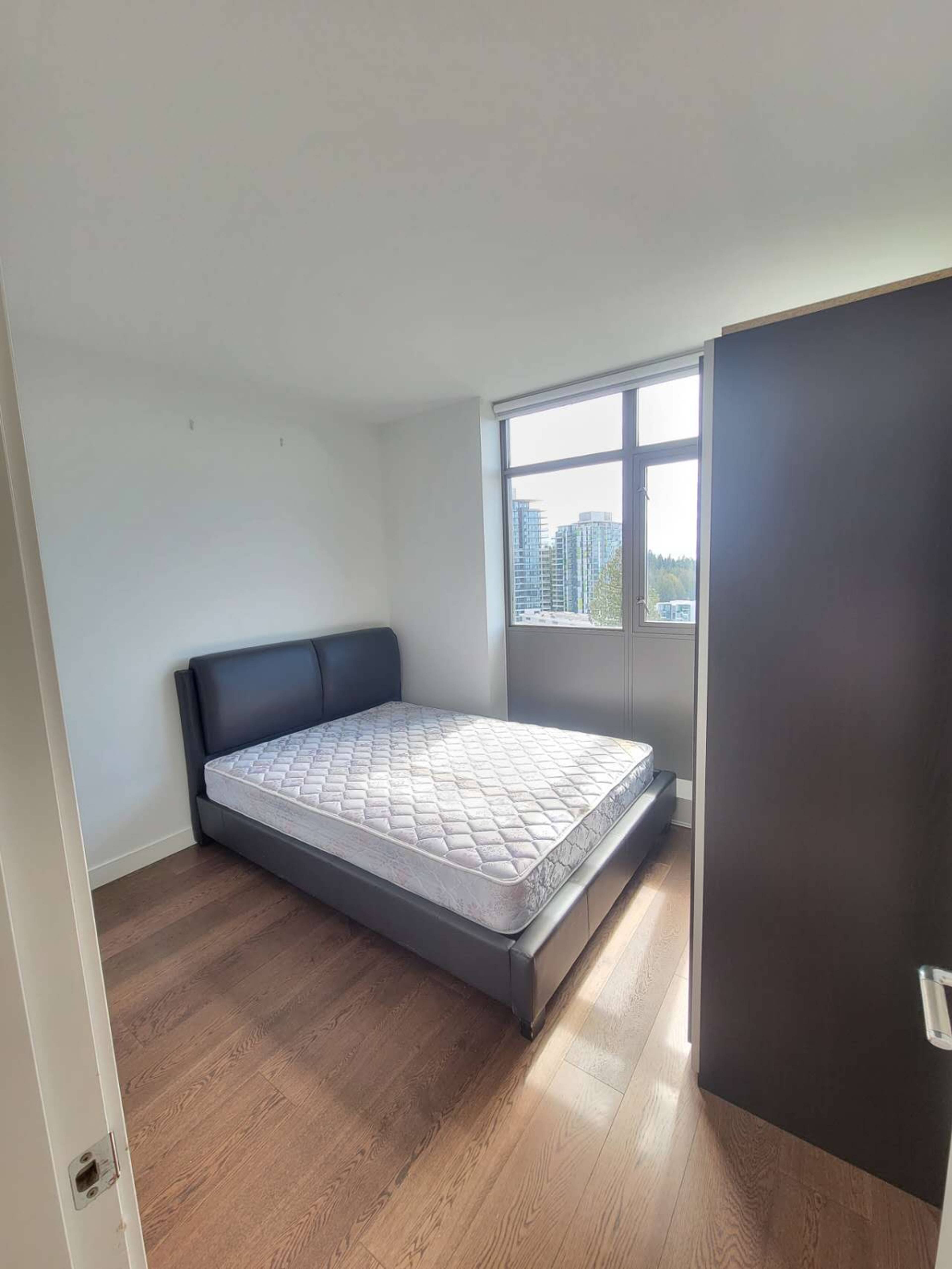 5782 Berton Ave, Vancouver, BC - 3 Bedroom Apartment for Rent | liv.rent