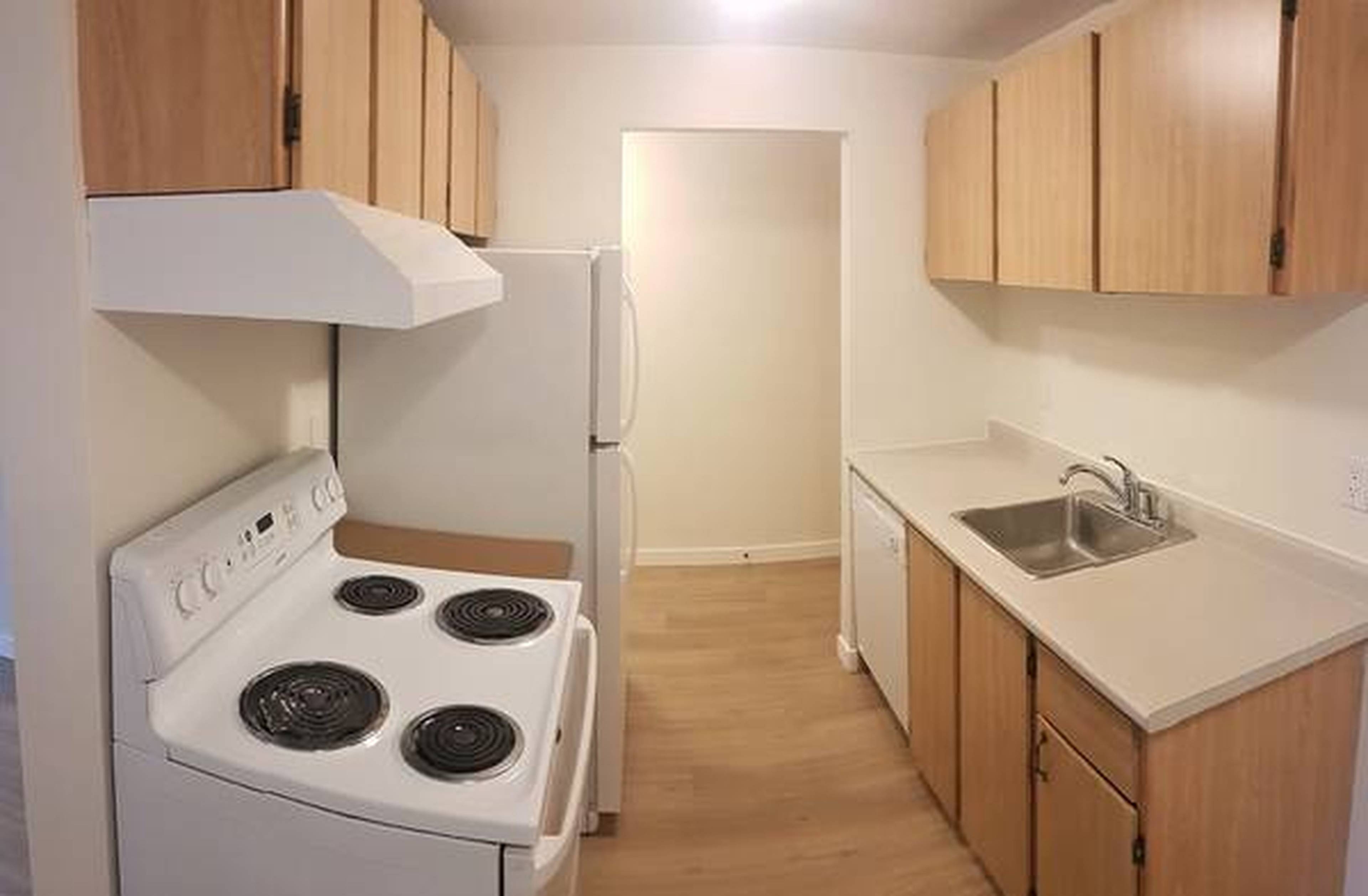 677 - 7295 Moffatt Rd, Richmond, BC - 1 Bedroom Apartment for Rent ...