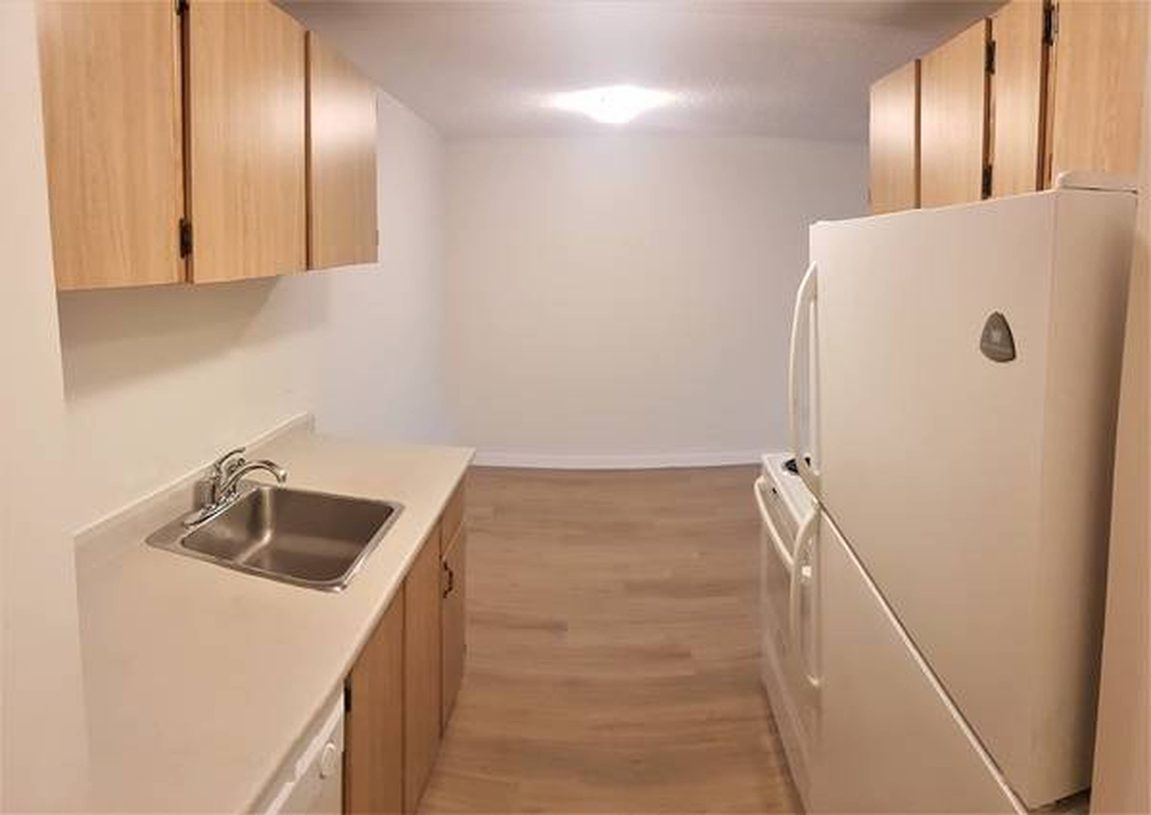 677 - 7295 Moffatt Rd, Richmond, BC - 1 Bedroom Apartment for Rent ...