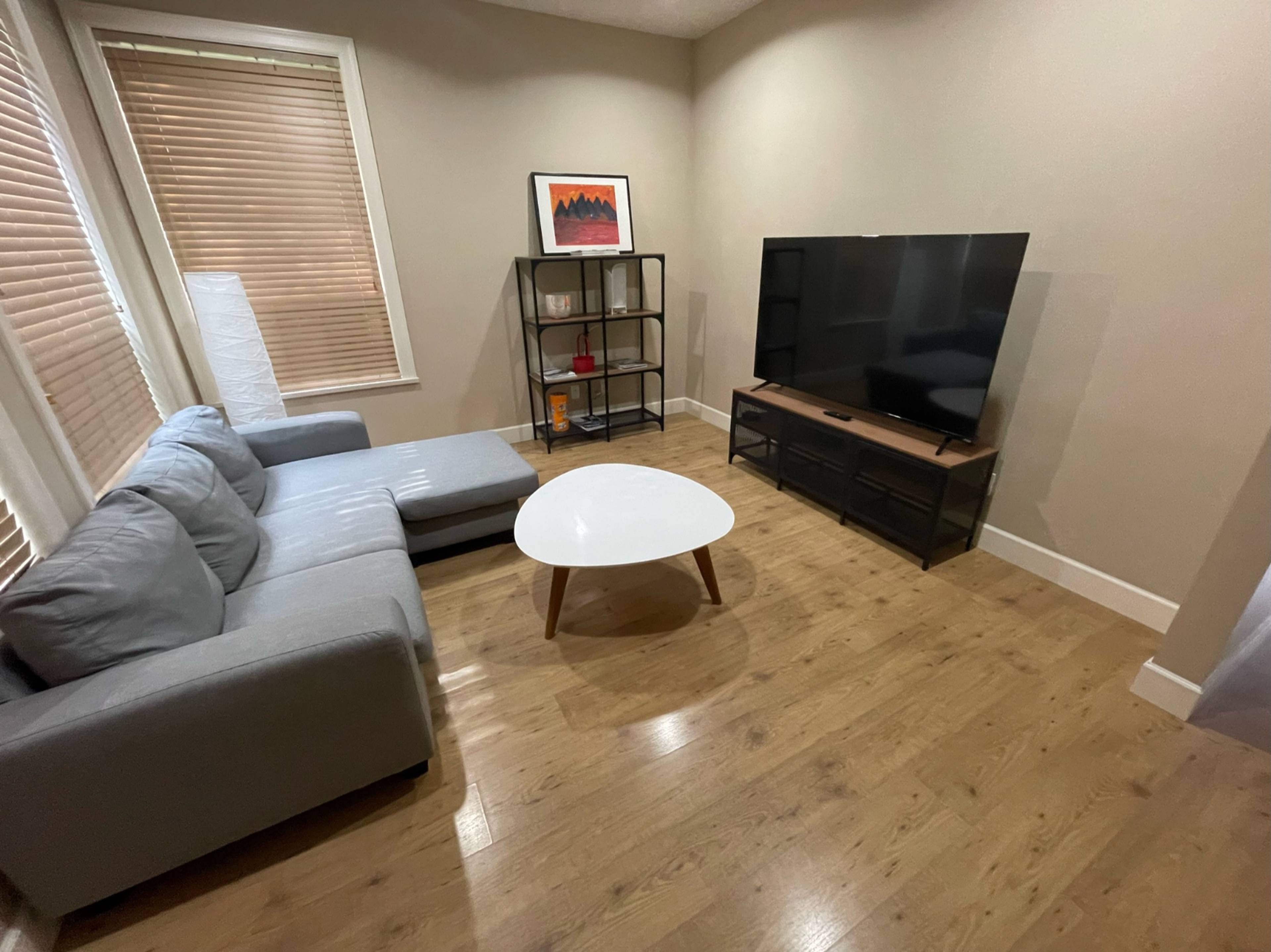 2563 E 17th Ave, Vancouver, BC - 2 Bedroom Room for Rent | liv.rent