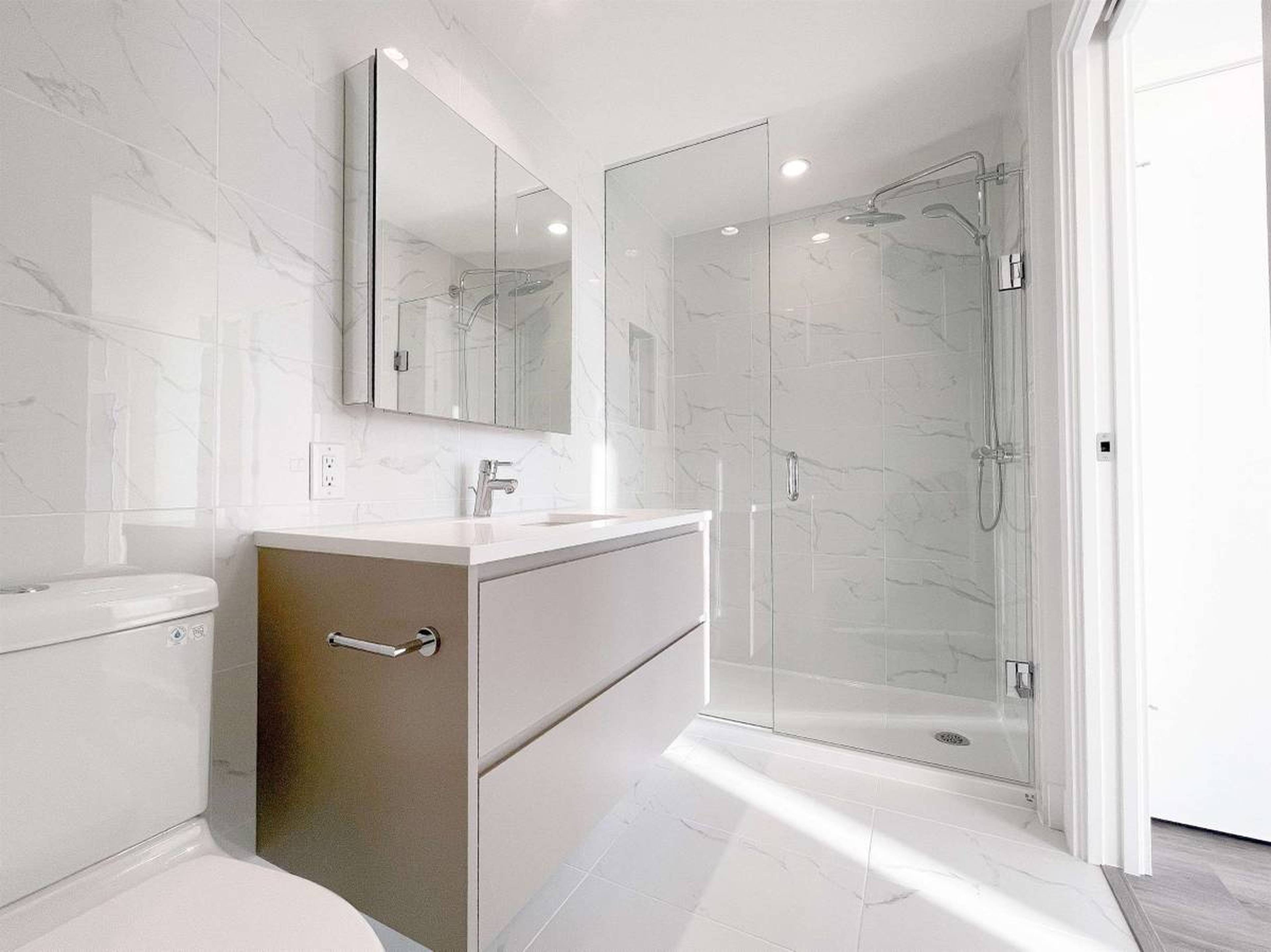 502 - 8121 Chester St, Vancouver, BC - 2 Bedroom Apartment for Rent ...