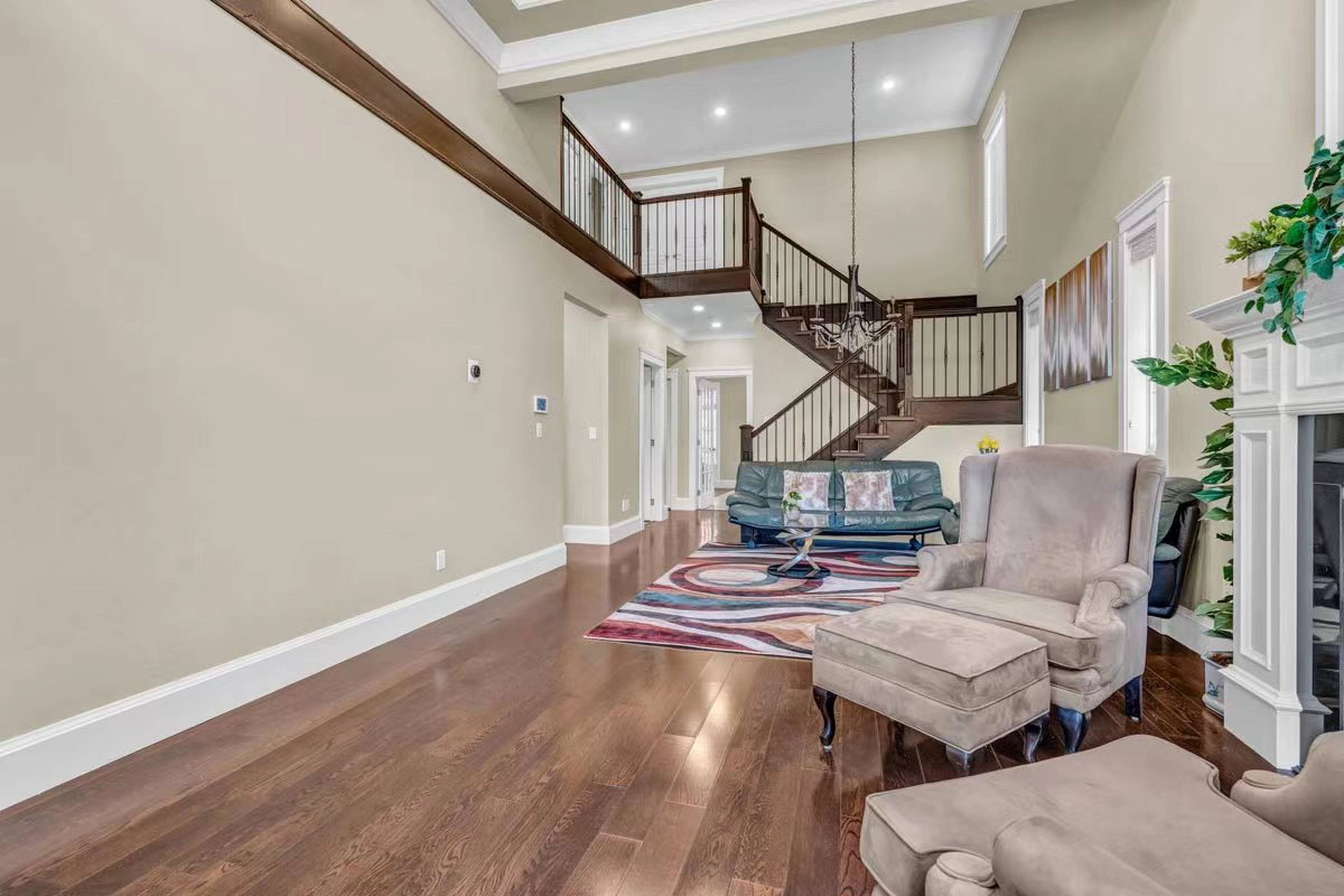 6191 Dunsmuir Cres, Richmond, BC - 5 Bedroom House for Rent | liv.rent
