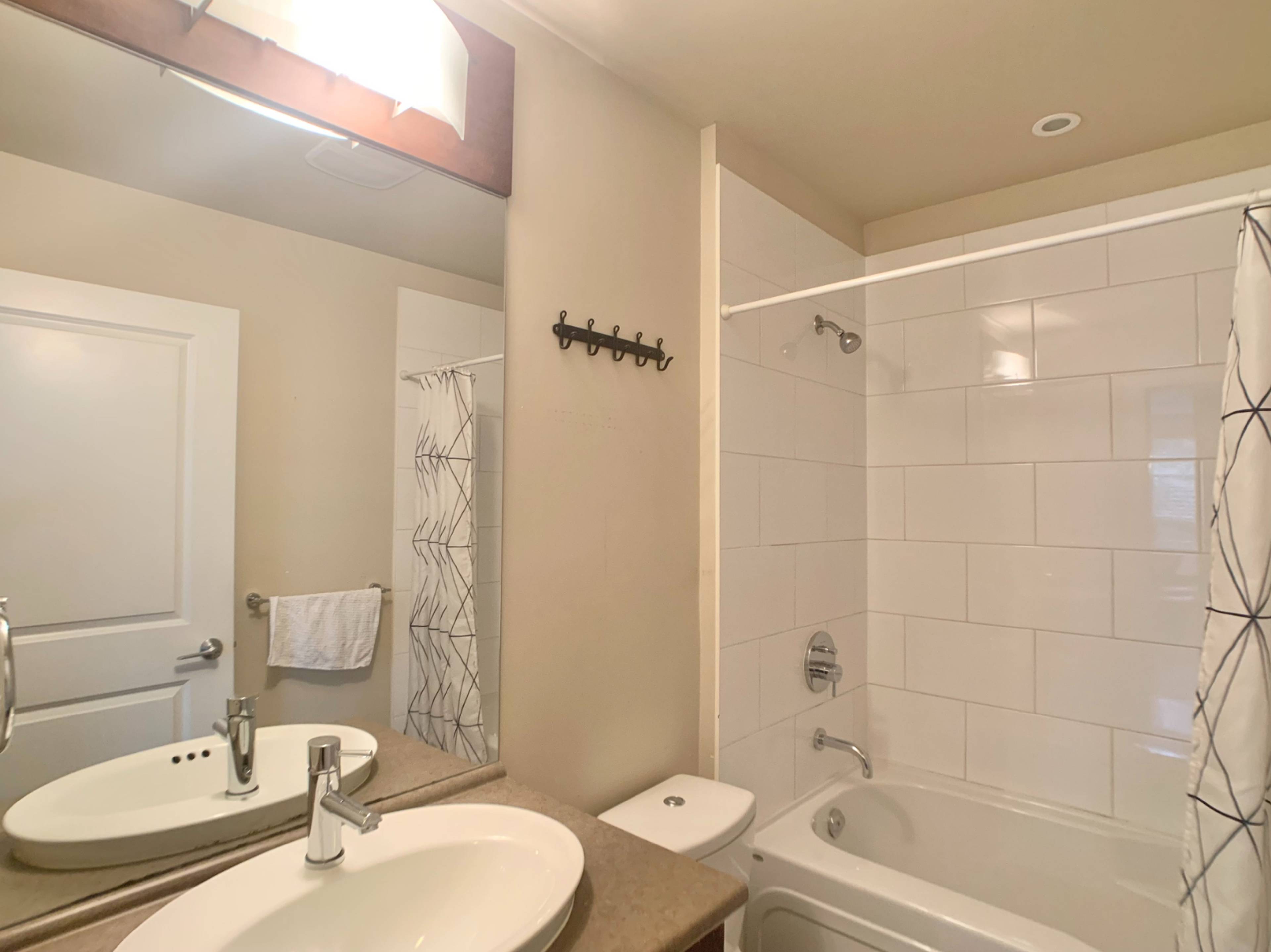 5788 Birney Ave, Vancouver, BC - 2 Bedroom Apartment for Rent | liv.rent