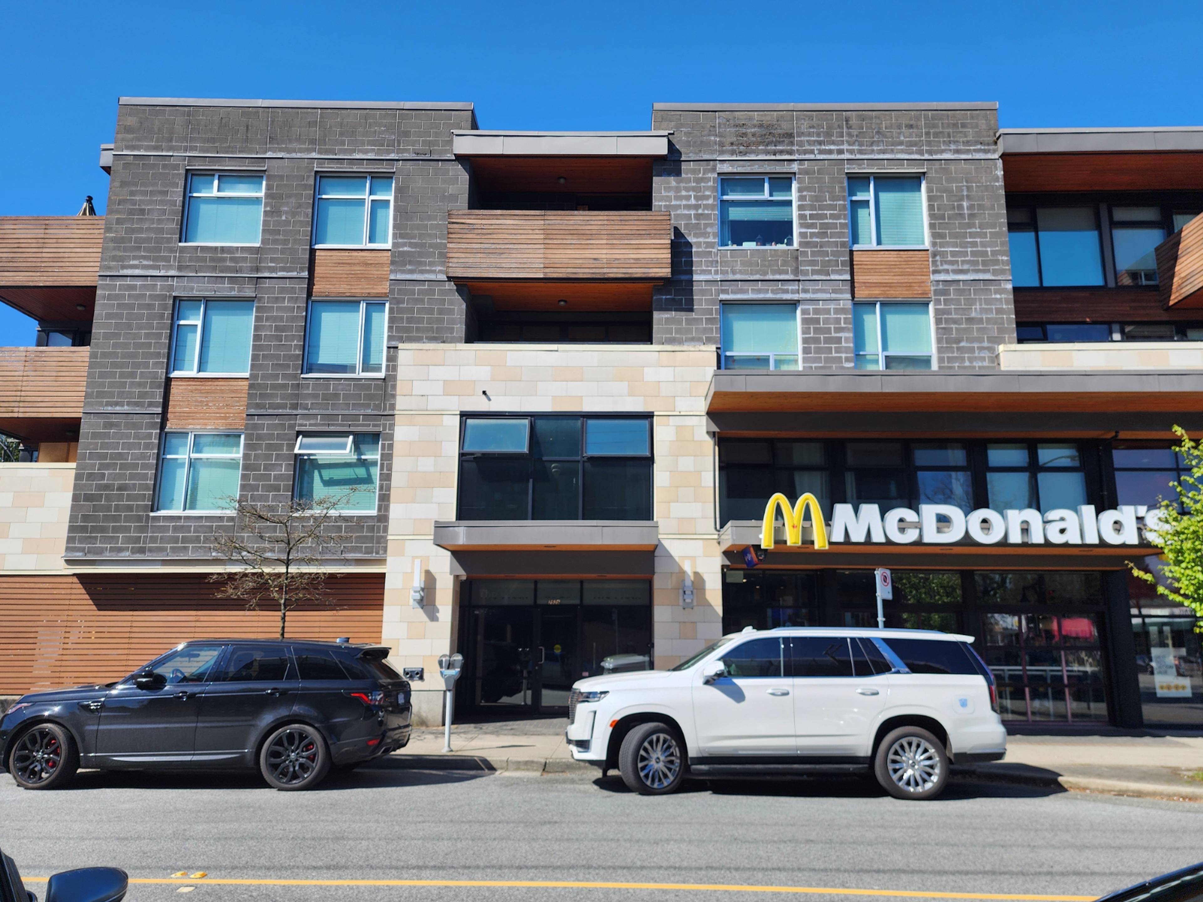 2525 Blenheim St, Vancouver, BC - 1 Bedroom Apartment for Rent | liv.rent