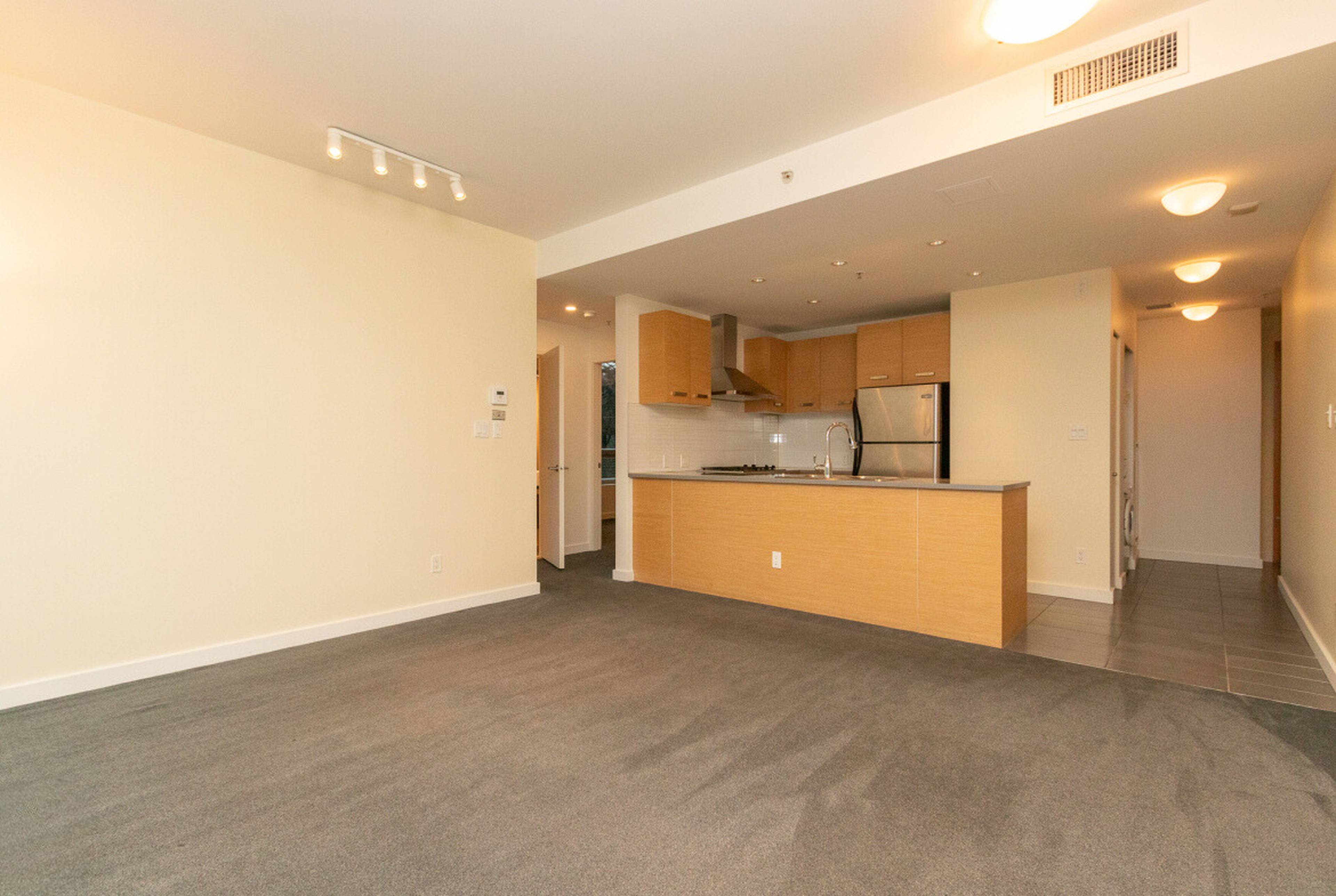 316 - 8080 Cambie Road, Richmond, BC - 2 Bedroom Room for Rent | liv.rent