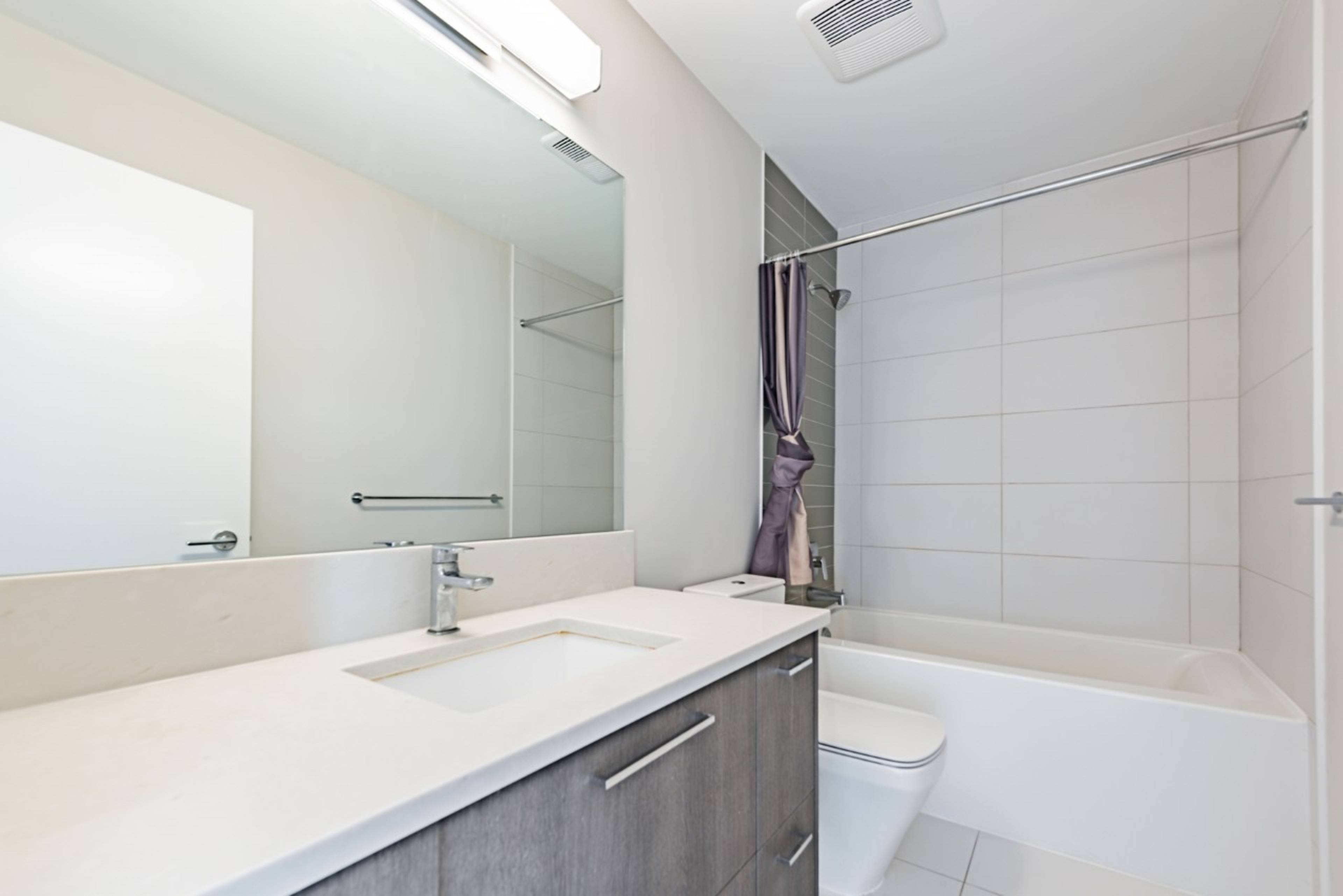 13768 108 Ave, Surrey, BC - 1 Bedroom Apartment for Rent | liv.rent