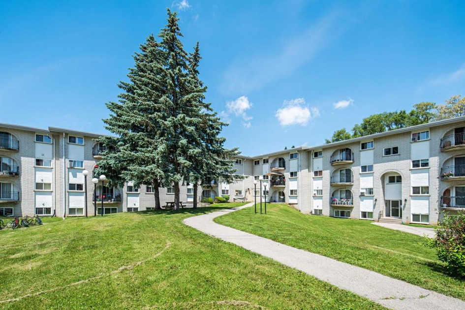 520 Parkside Drive Waterloo, ON - 520 Parkside Dr. | liv.rent