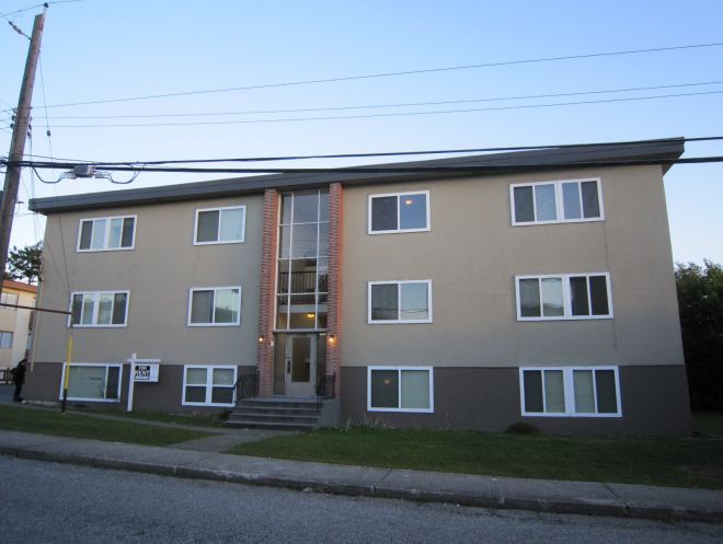 Sussex Court Burnaby, BC - 6780 Sussex Ave | liv.rent