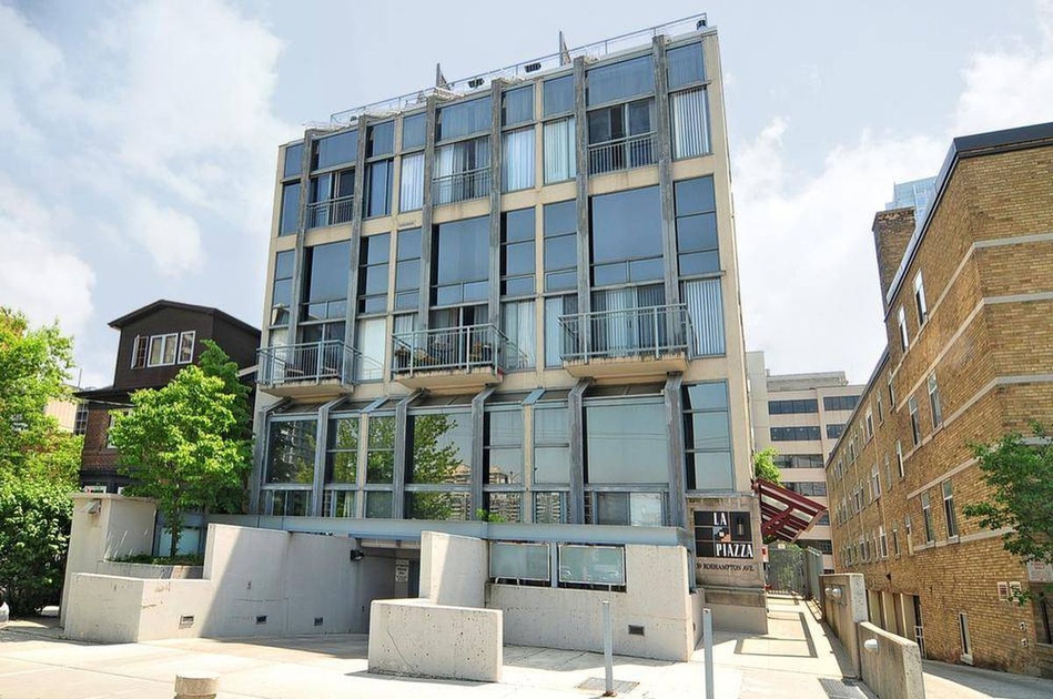 La Piazza Lofts Toronto, ON - 39 Roehampton Ave | liv.rent
