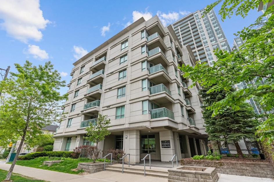 Residences of Avondale Toronto, ON - 19 Avondale Ave | liv.rent