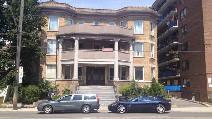 King St W Toronto, ON - 1434 King St W | liv.rent