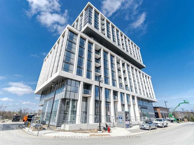 Douglas McCurdy Cmn Cr Mississauga, ON - 1063 Douglas McCurdy Cmn | liv ...