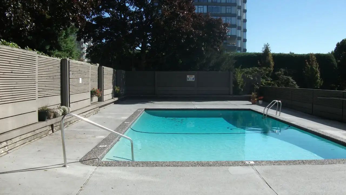 Bayview Apartments West Vancouver, BC - 1550 Duchess Ave | liv.rent