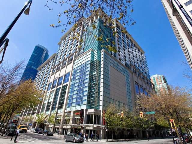 Electric Avenue Vancouver, BC - 938 Smithe St | liv.rent