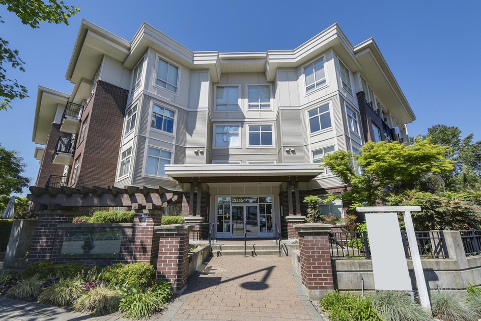 Evo Surrey, BC - 13555 Gateway Dr | liv.rent