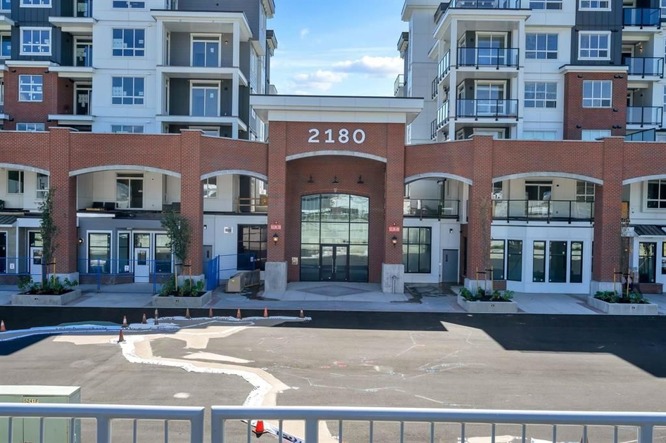 Monrose Place Port Coquitlam, BC - 2180 Kelly Avenue | liv.rent