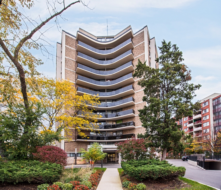 WAITLIST Bachelor - 6151 Bathurst St, Toronto, ON - Studio Apartment ...