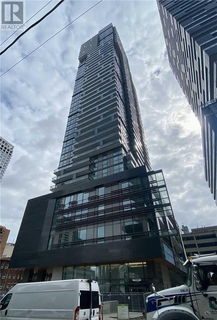 1006 - 39 Roehampton Ave, Toronto, ON - 2 Bedroom Apartment for Rent | liv.rent