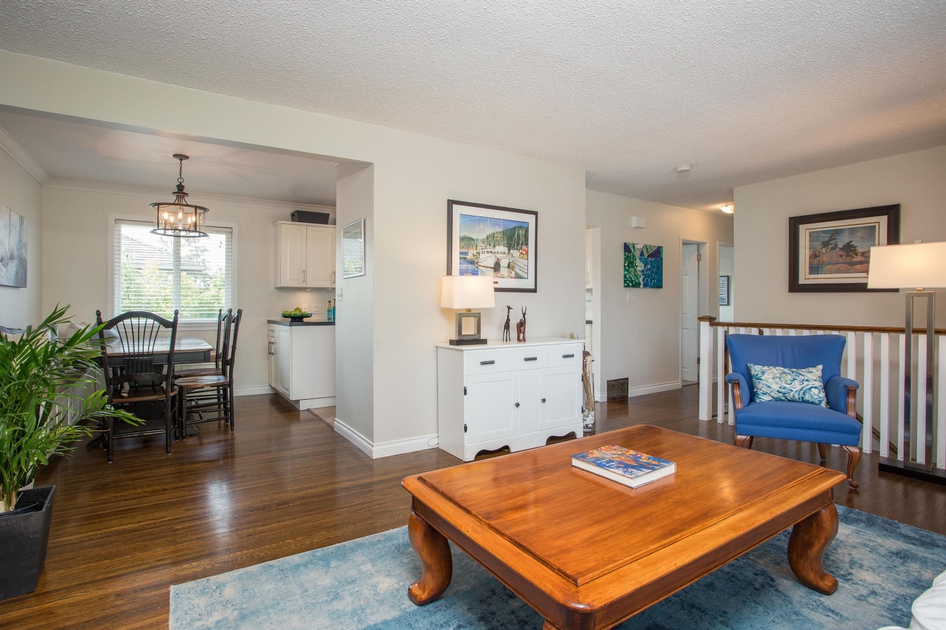 3040 Blundell Rd, Richmond, BC - 5 室 独立屋 出租 | liv.rent