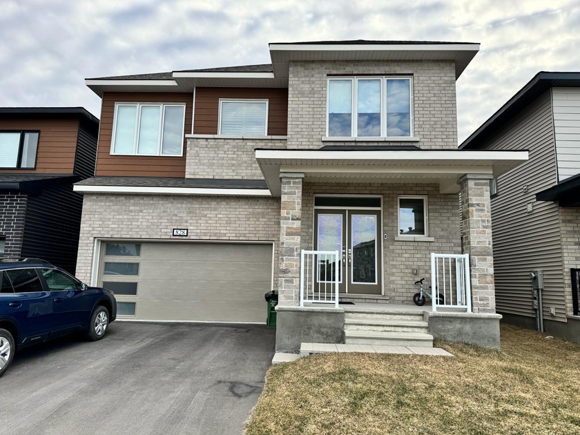 828 Crossgate St, Ottawa, ON - 4 Bedroom House for Rent | liv.rent