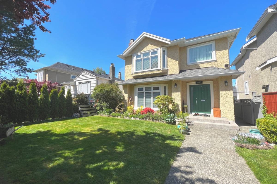 W 22nd Ave, Vancouver, BC - 5 Bedroom House for Rent | liv.rent