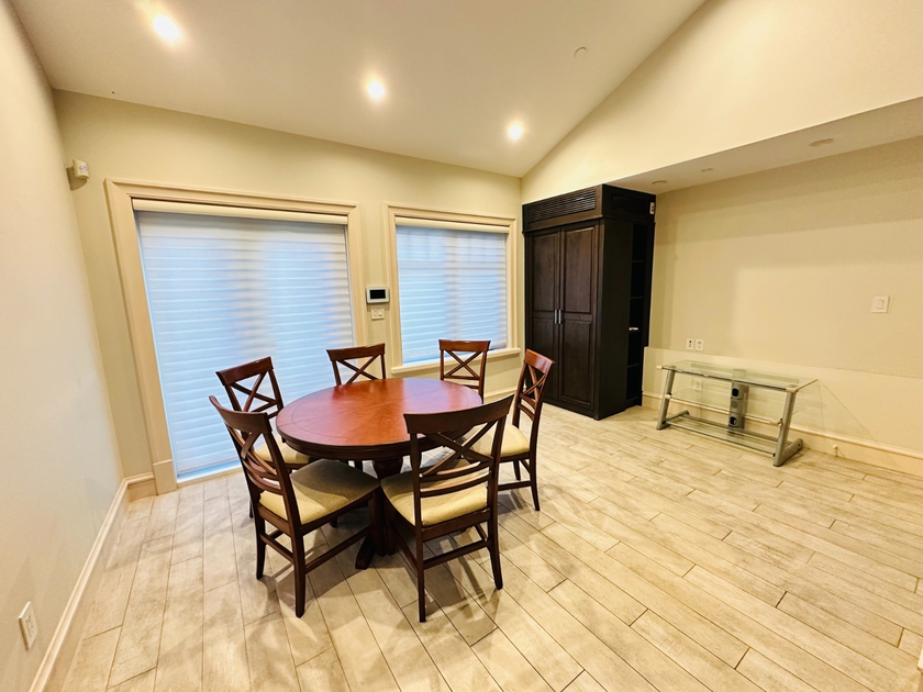 Laneway - 163 W 45th Ave, Vancouver, BC - 1 Bedroom House for Rent | liv.rent