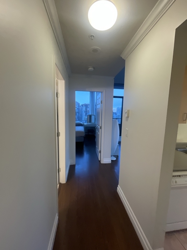 1010 Howe Street, Vancouver, BC - 1 Bedroom Apartment for Rent | liv.rent