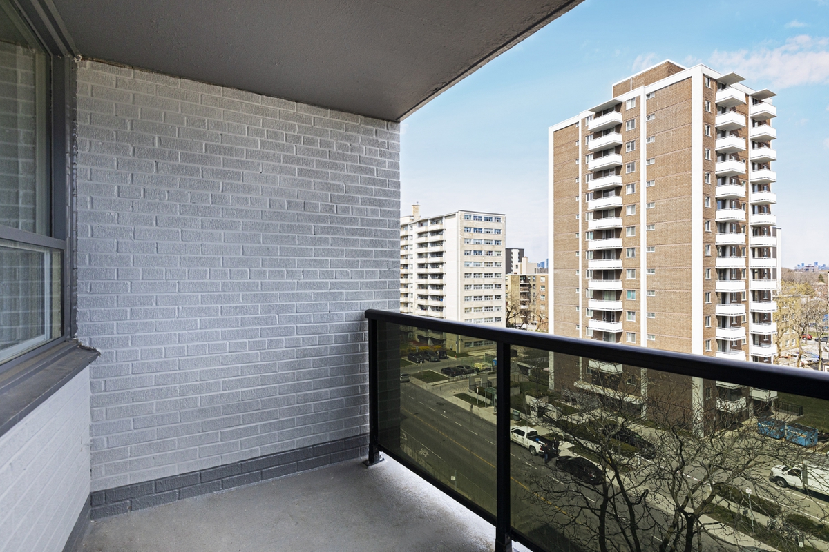 1 Bedroom - 91 Cosburn Ave, Toronto, ON - 1 室 公寓 出租 | liv.rent